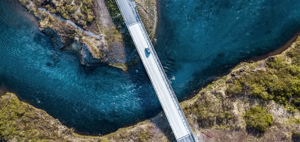 Overcoming Obstacles to Connected Customer Experiences - Reltio